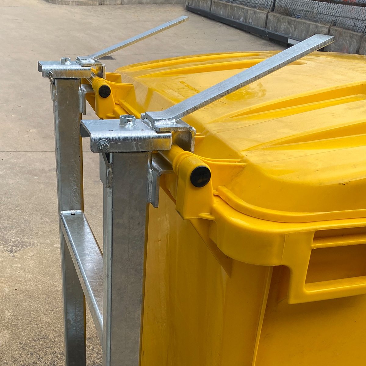 Secure Post 4 WBS40 | Urban Design Group | Street Furniture Suppliers